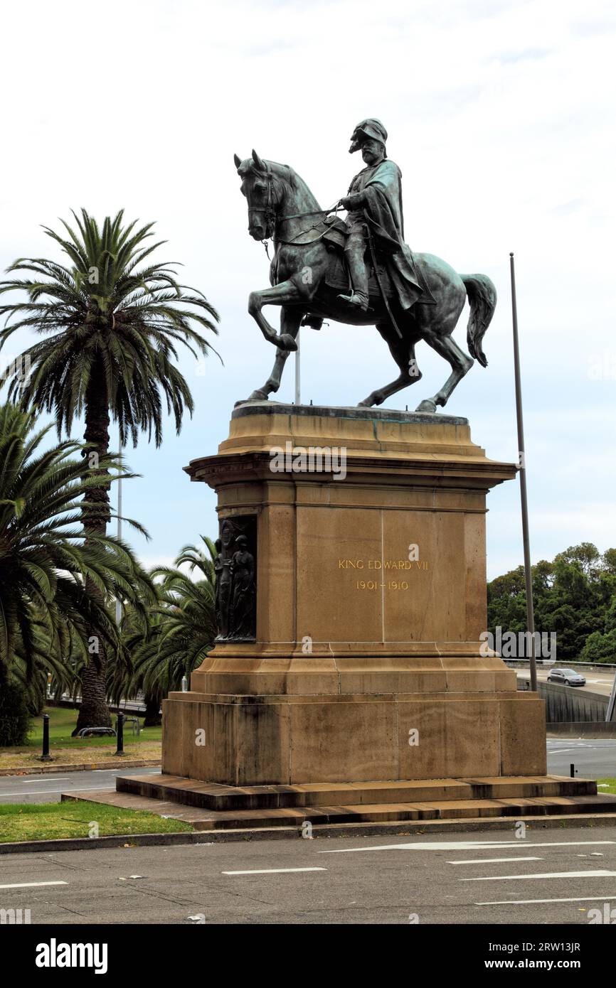 Statue of King Edward VII near the Botanic Gardens in Sydney, Australia ...