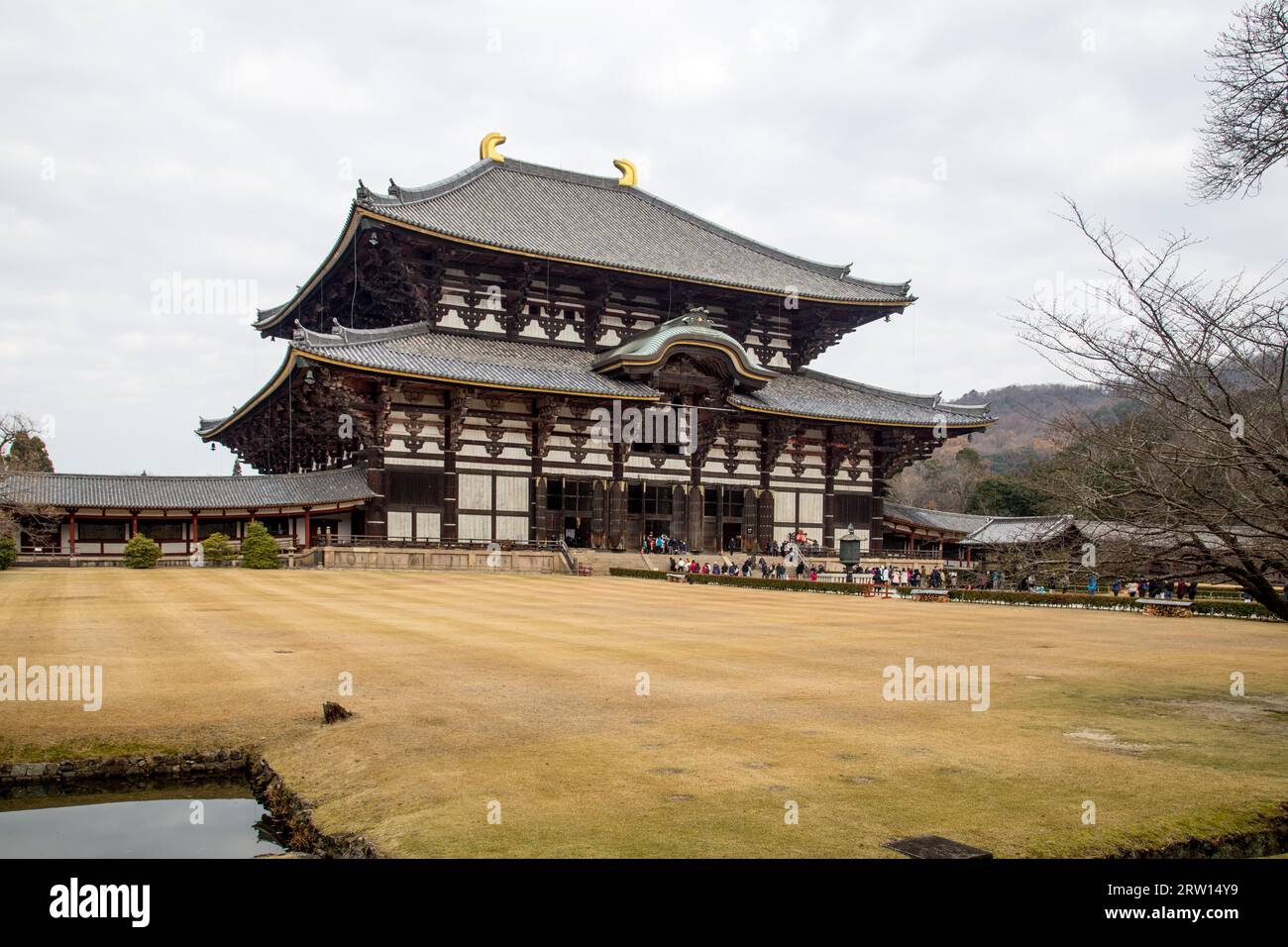 Exterior of the todaiji temple hi-res stock photography and images - Alamy