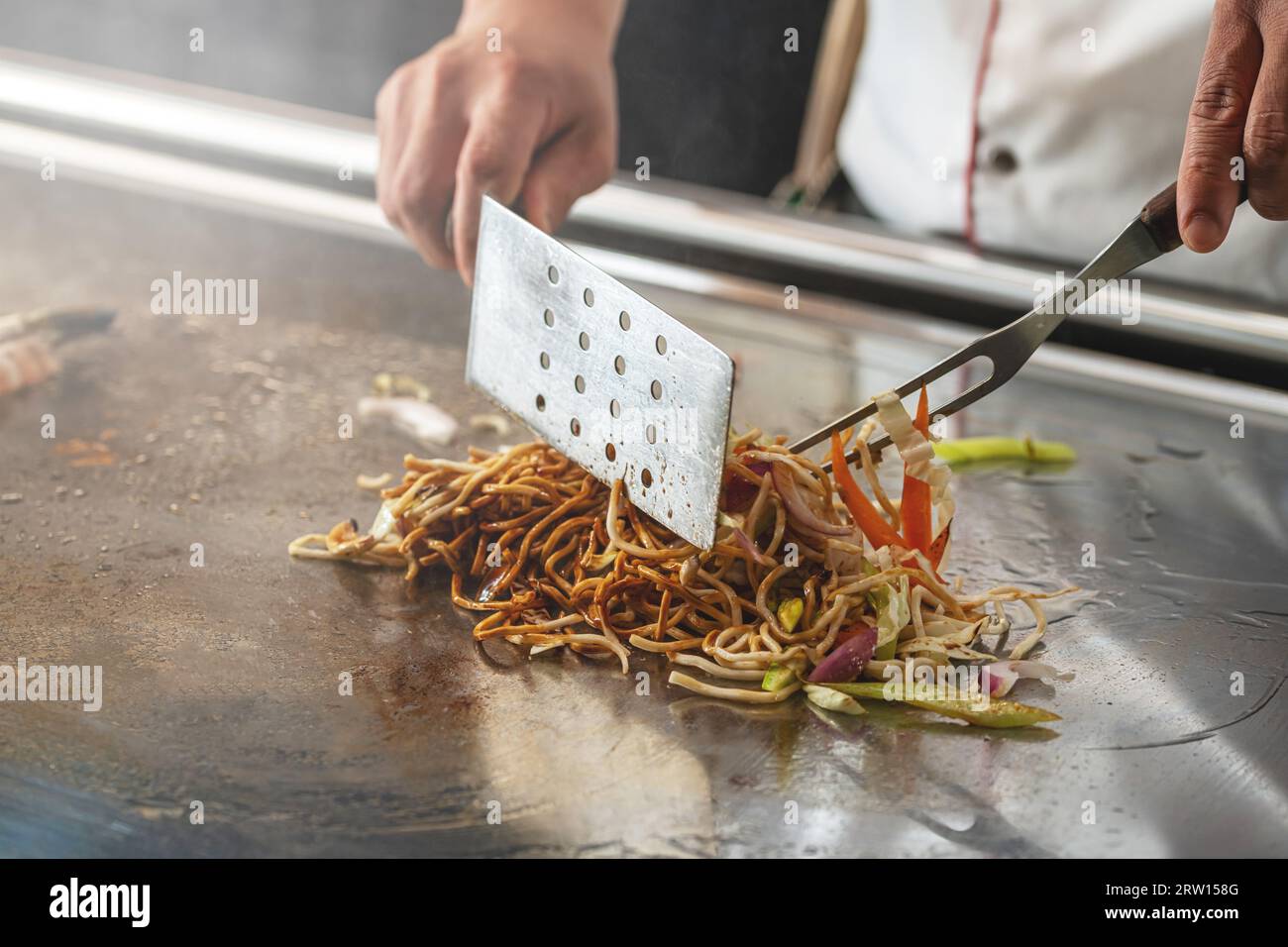 Shrimp teppanyaki hi-res stock photography and images - Alamy