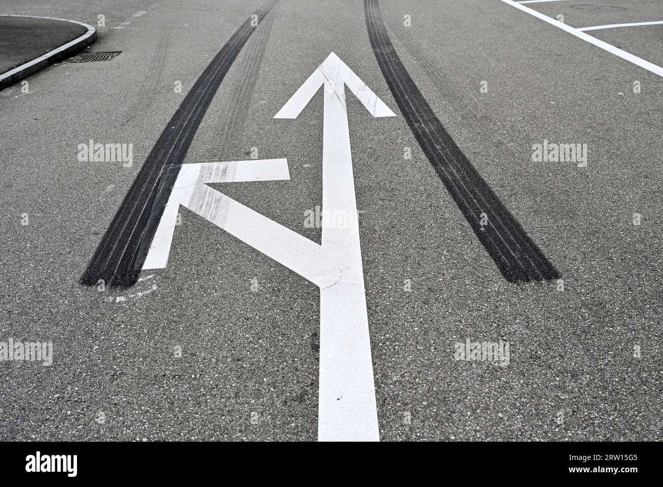 Ground marking Driving direction Brake lane Stock Photo - Alamy