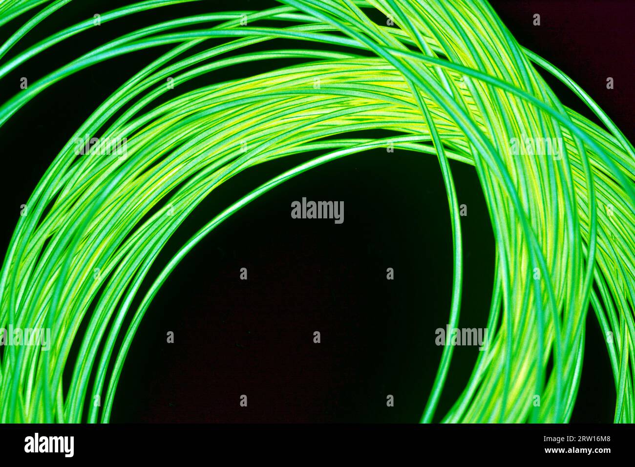 Bright and unusual photos of thin glowing wires, lime, yellow, green ...