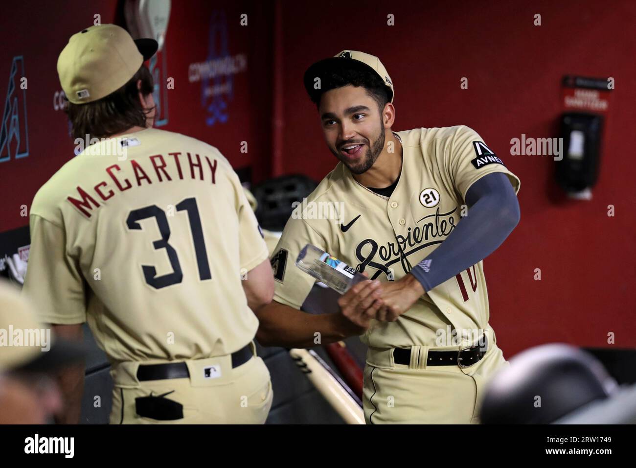 PHOENIX, AZ - SEPTEMBER 15: Arizona Diamondbacks shortstop Jordan ...
