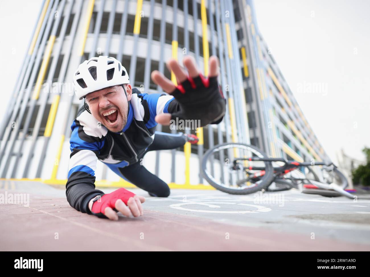 Man falls off bike hi-res stock photography and images - Alamy
