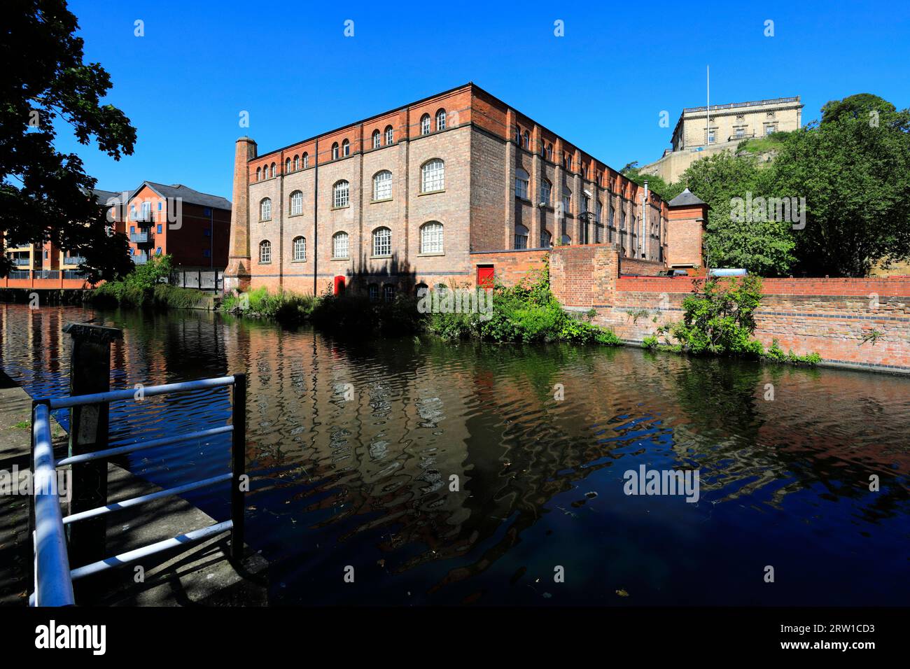 The Nottingham and Beeston Canal, Castle Wharf, Waterfront area of ...