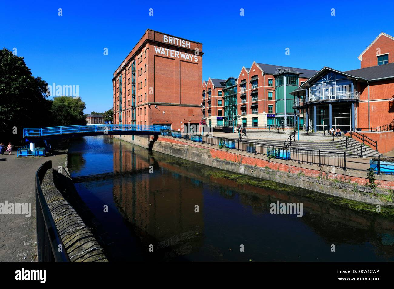 The Nottingham and Beeston Canal, Castle Wharf, Waterfront area of ...