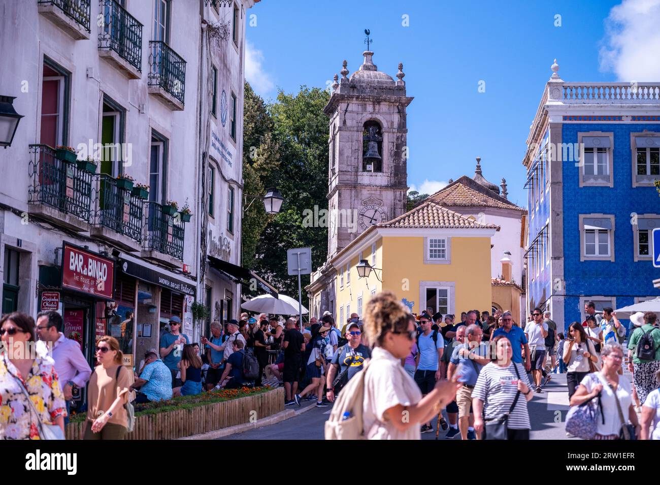 Sintra portugal castle ruins walk hi-res stock photography and images ...