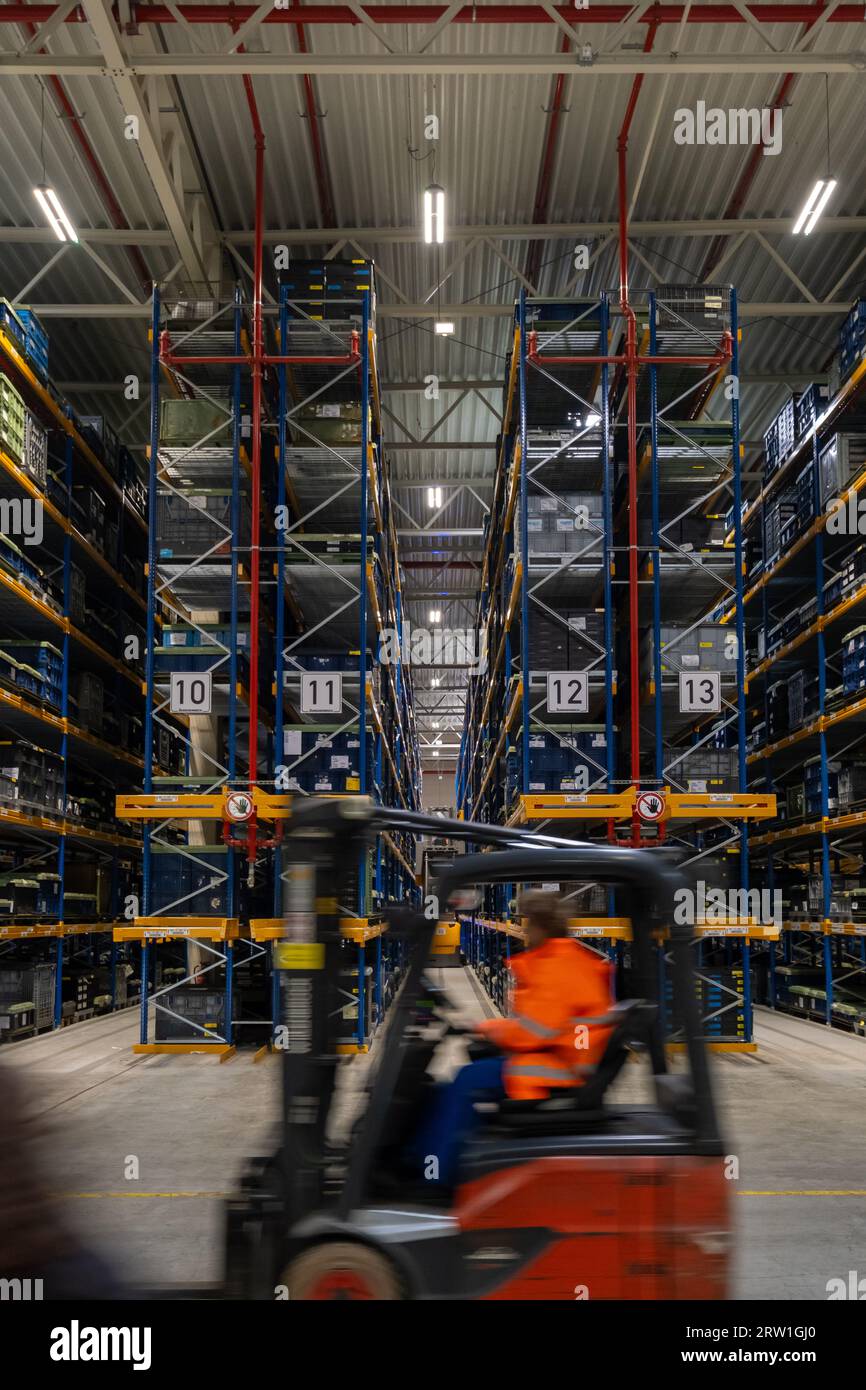 02.05.2023, Germany, Bremen, Bremen - Narrow aisle racking in the ...