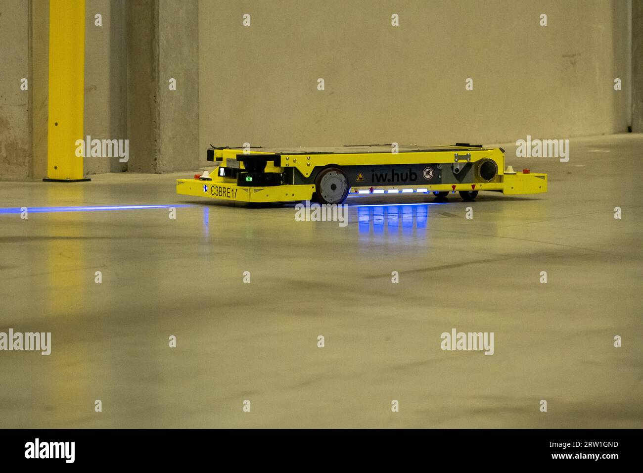 02.05.2023, Germany, Bremen, Bremen - AGV driverless transport system ...