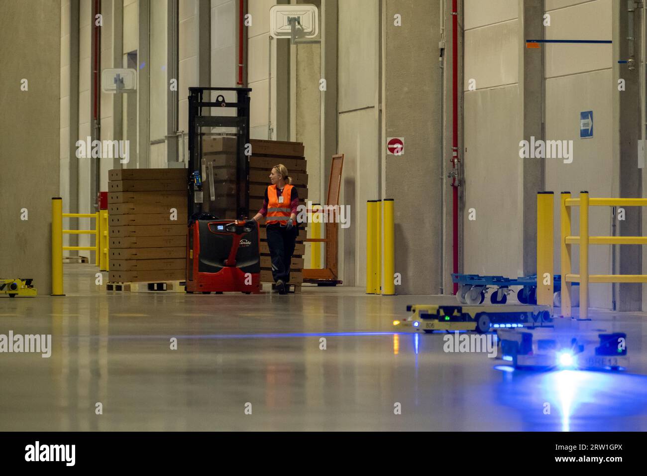 02.05.2023, Germany, Bremen, Bremen - AGV driverless transport system ...