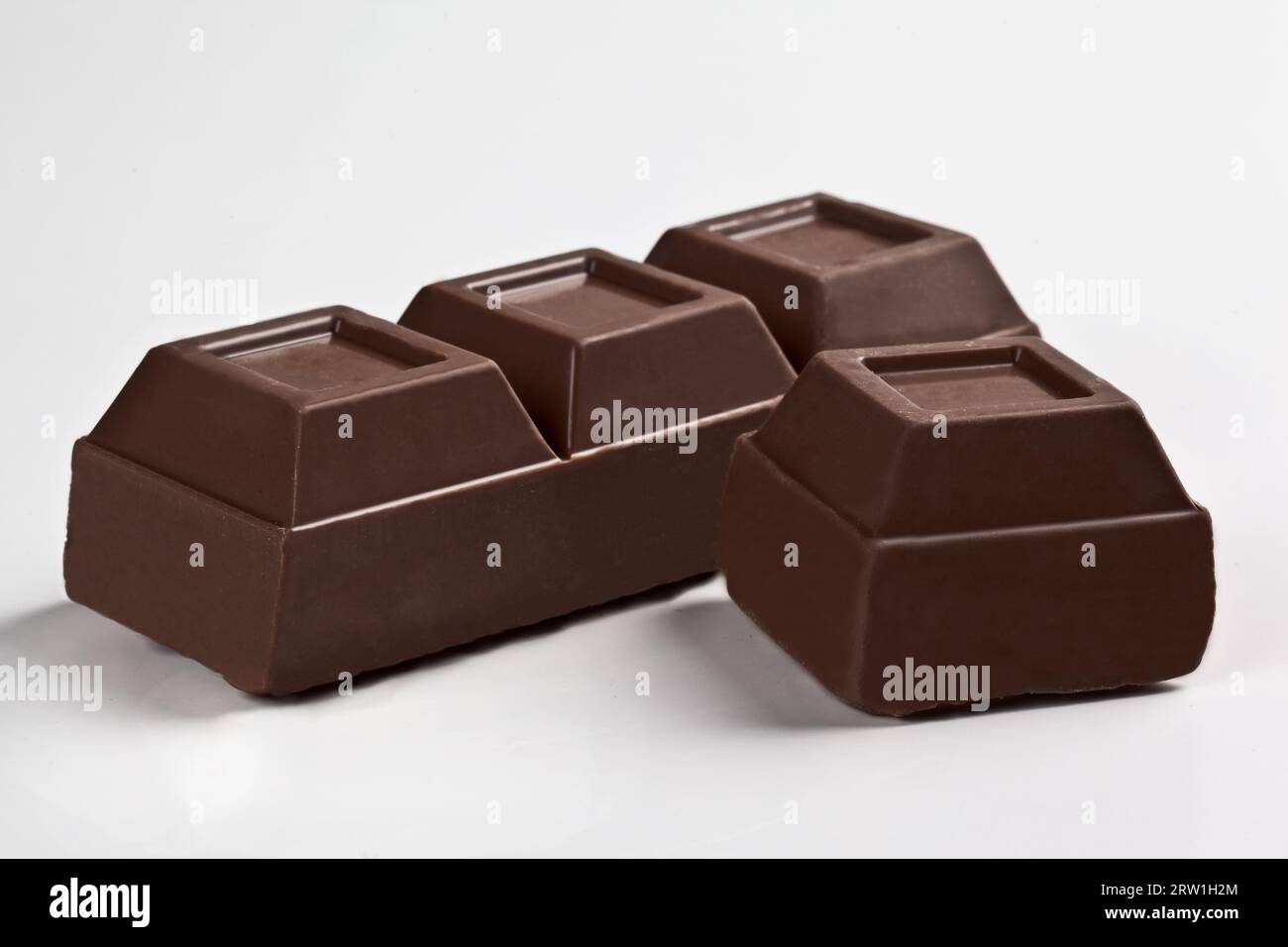 Dark cake chocolates hi-res stock photography and images - Alamy