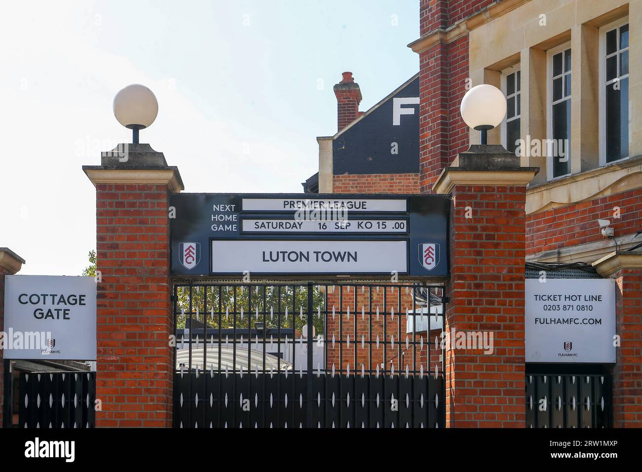 The entrance to craven cottage hi-res stock photography and images - Alamy
