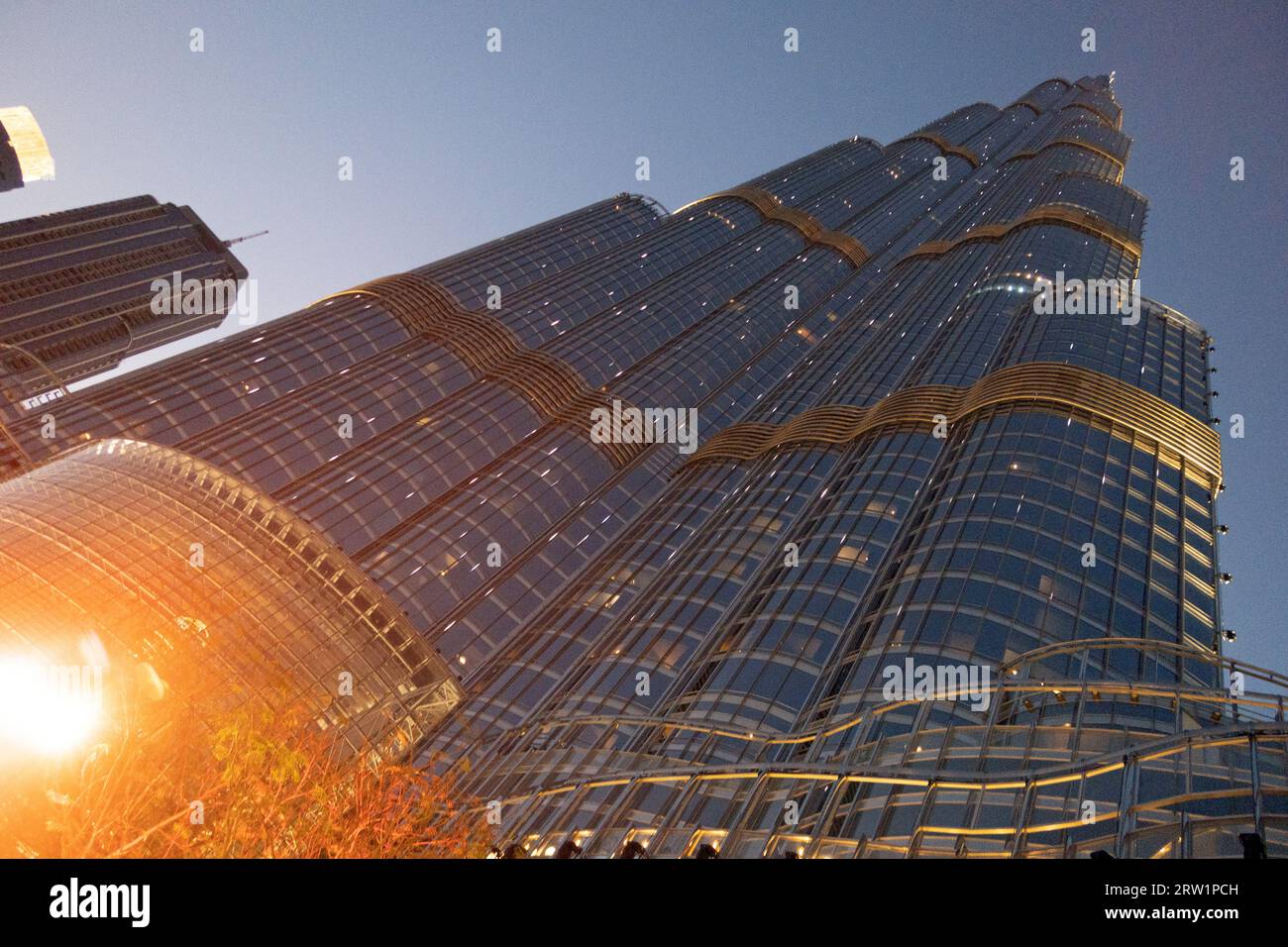 Burj khalifa dubai frog hi-res stock photography and images - Alamy
