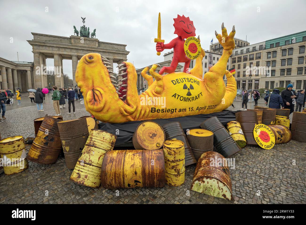 Dinosaur production hi-res stock photography and images - Alamy