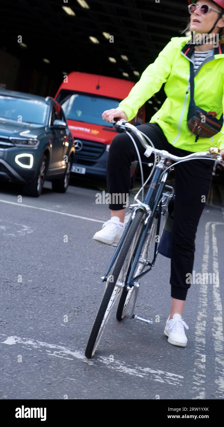 Female commuters bicycles london hi-res stock photography and images ...