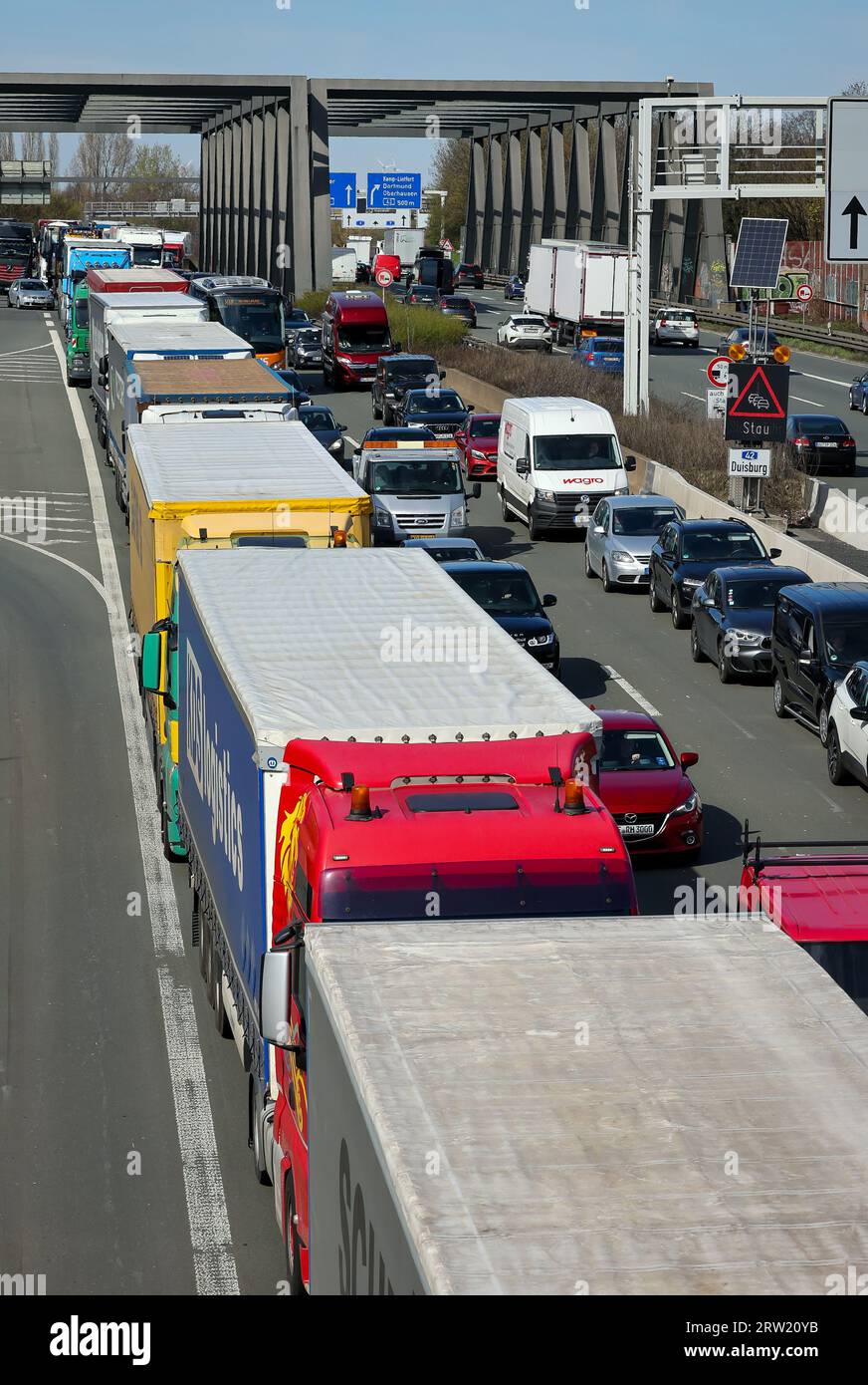06.04.2023, Germany, North Rhine-Westphalia, Oberhausen - Traffic jam ...