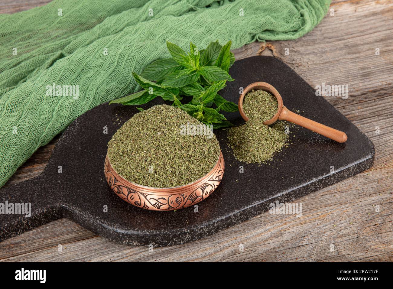 Natural dried mint herb (Mentha). Pile of Whole Dry (Dried) Mint Leaves ...