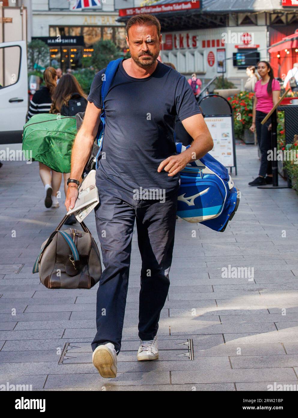 Jamie Theakston leaves Global radio with a set of Golf clubs after ...