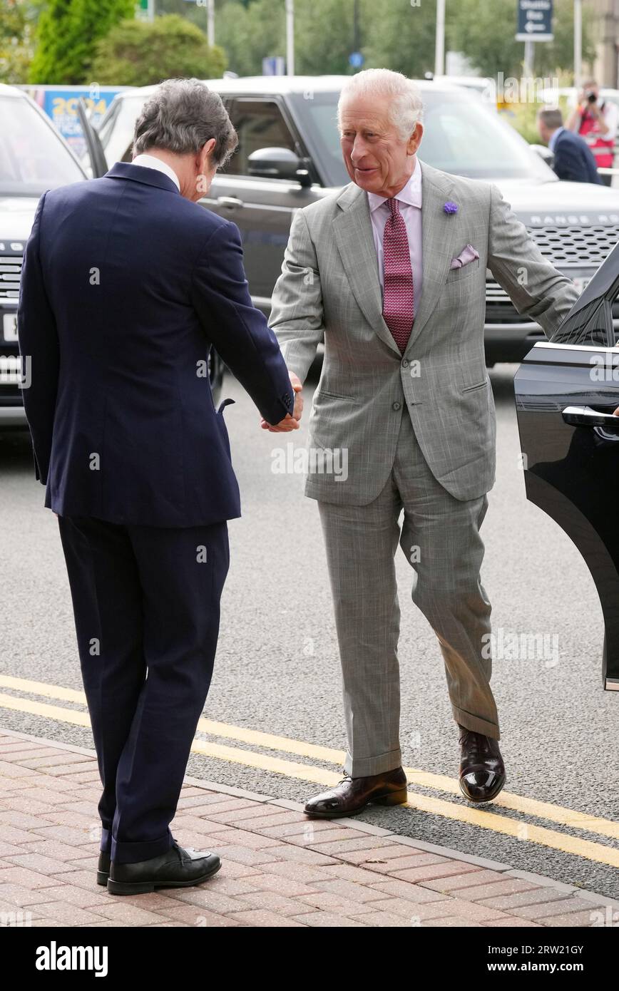 King charles at doncaster racecourse hi-res stock photography and ...