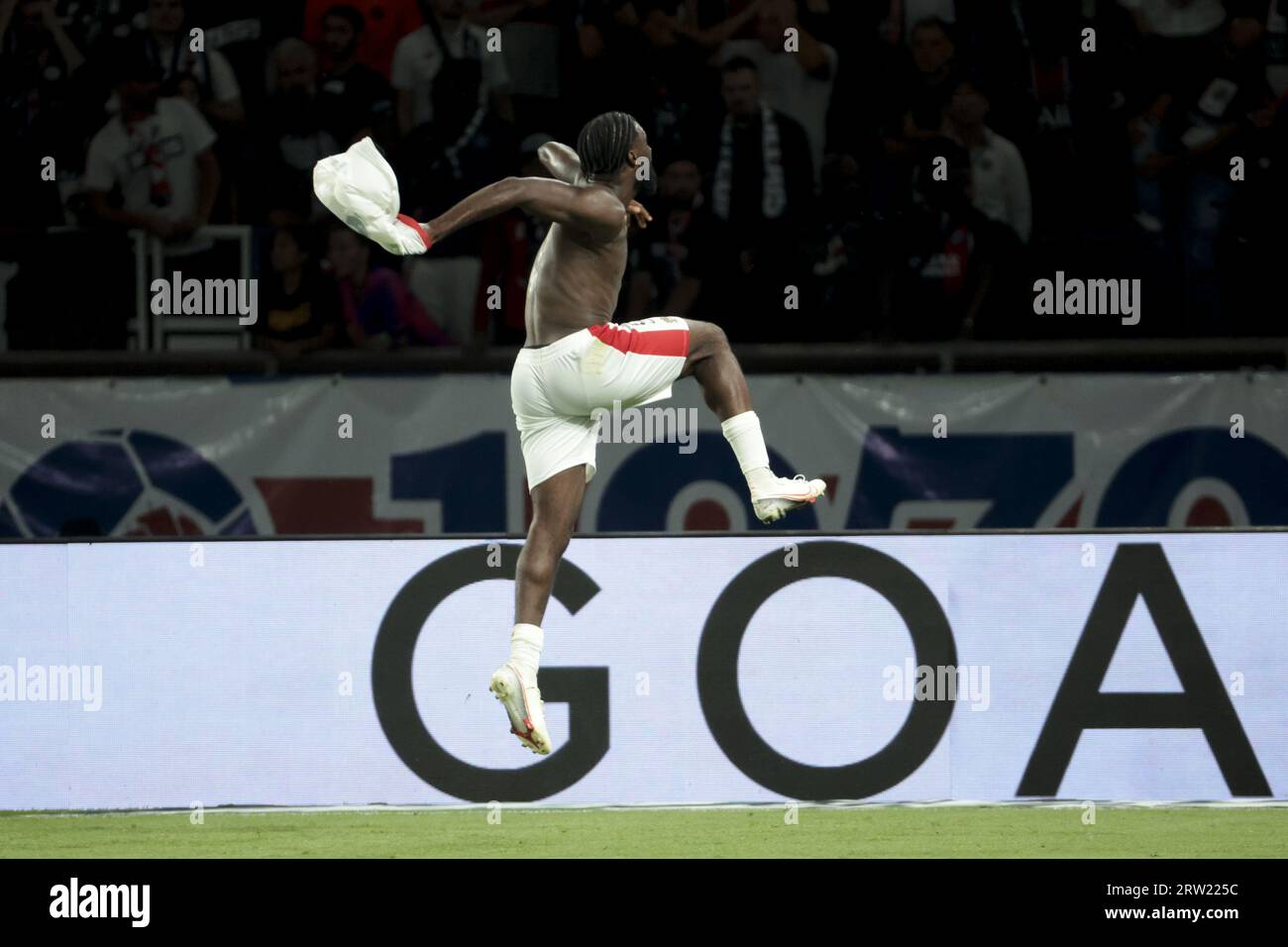 Paris, France. 15th Sep, 2023. Terem Moffi of Nice celebrates his goal ...