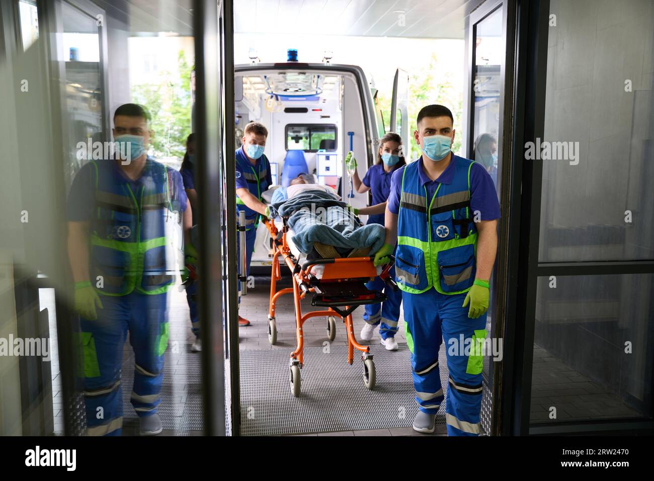 Paramedic team took the patient to the emergency room Stock Photo - Alamy