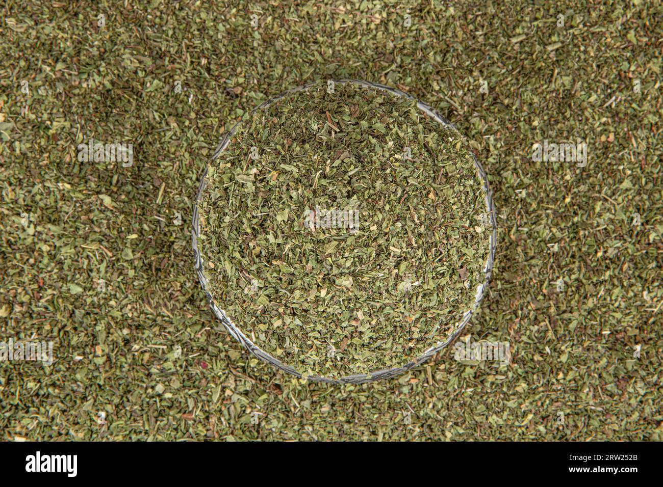 Natural dried mint herb (Mentha). Pile of Whole Dry (Dried) Mint Leaves ...