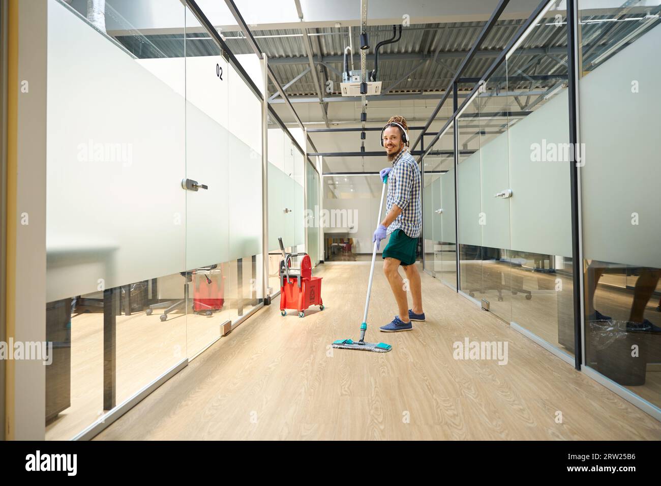 Informal partition hi-res stock photography and images - Alamy