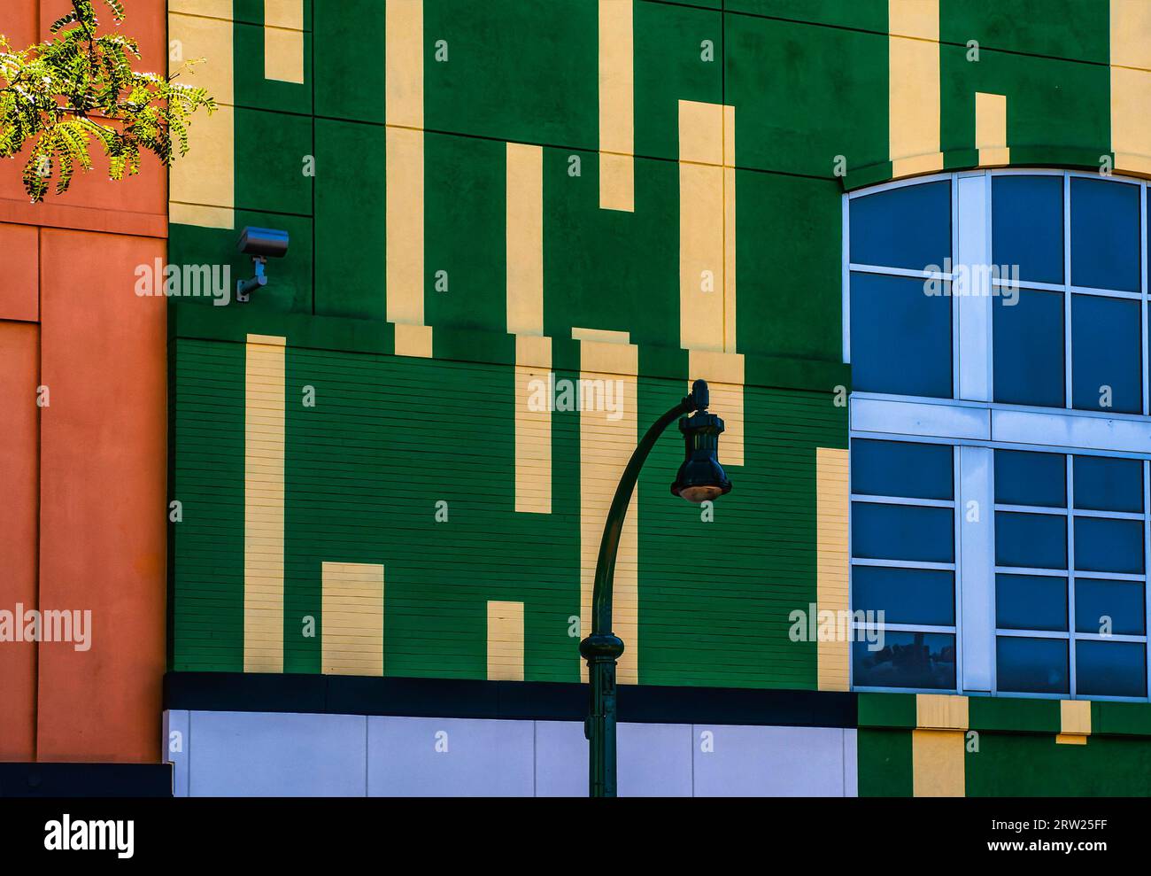 Urban shopping center hi-res stock photography and images - Alamy