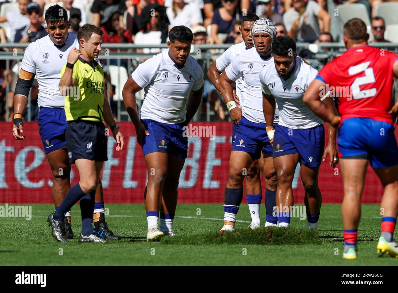 Paul williams referee hi-res stock photography and images - Alamy