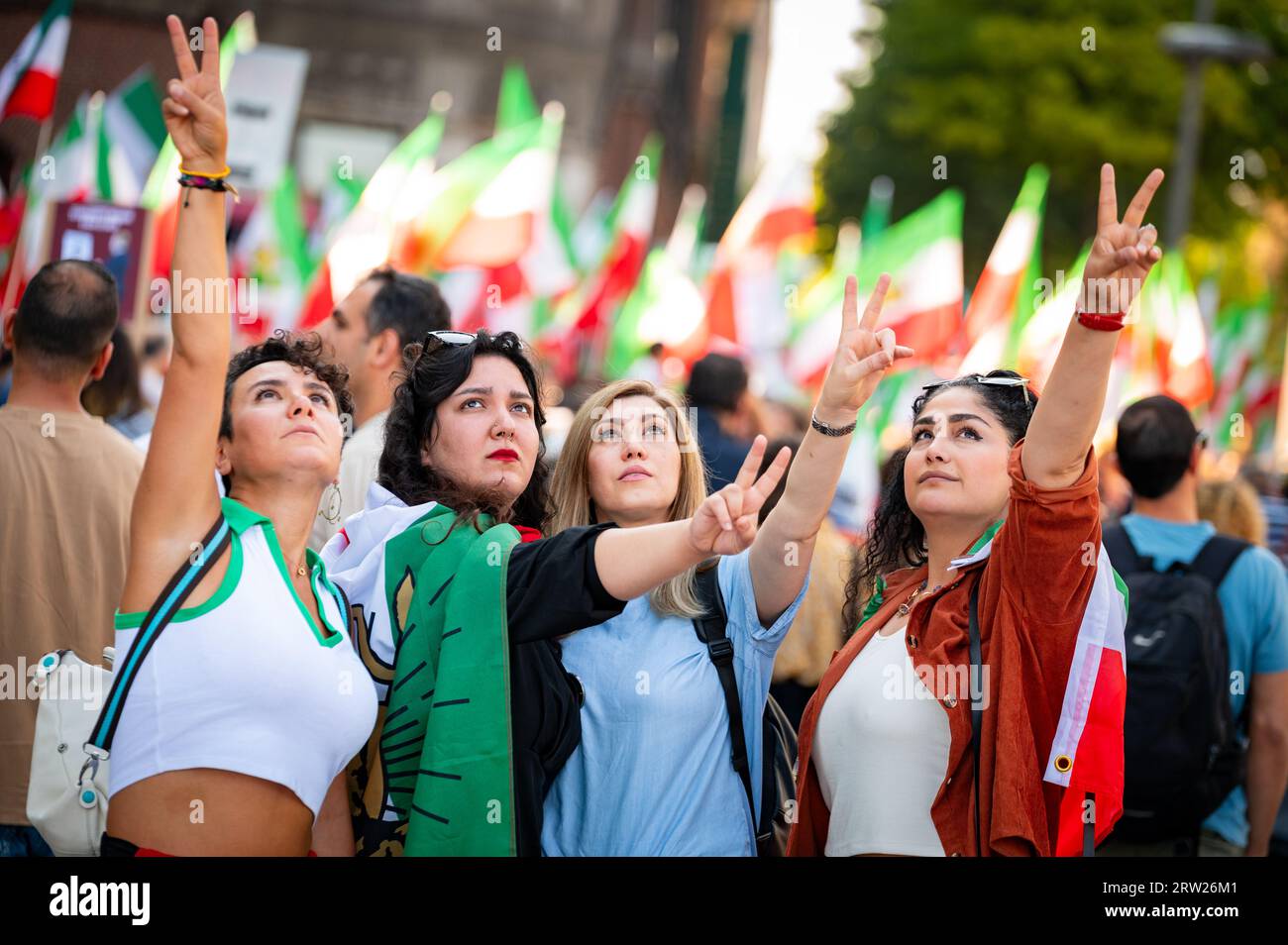 Mina amini hi-res stock photography and images - Alamy