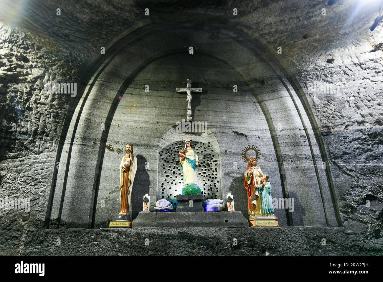 The Salt Cathedral of Zipaquira underground Roman Catholic church built ...