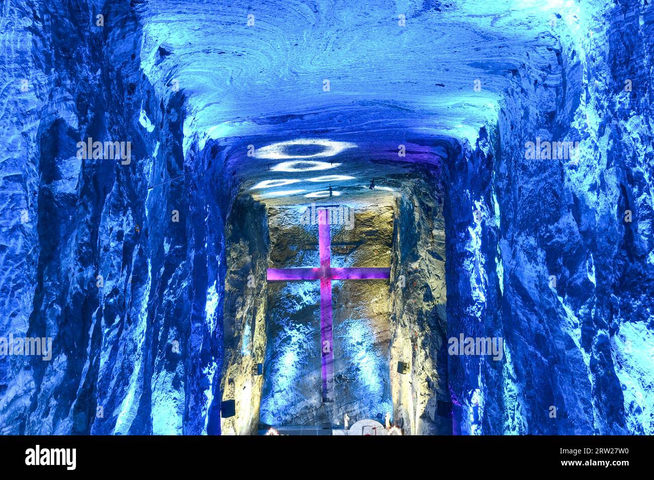The Salt Cathedral of Zipaquira underground Roman Catholic church built ...