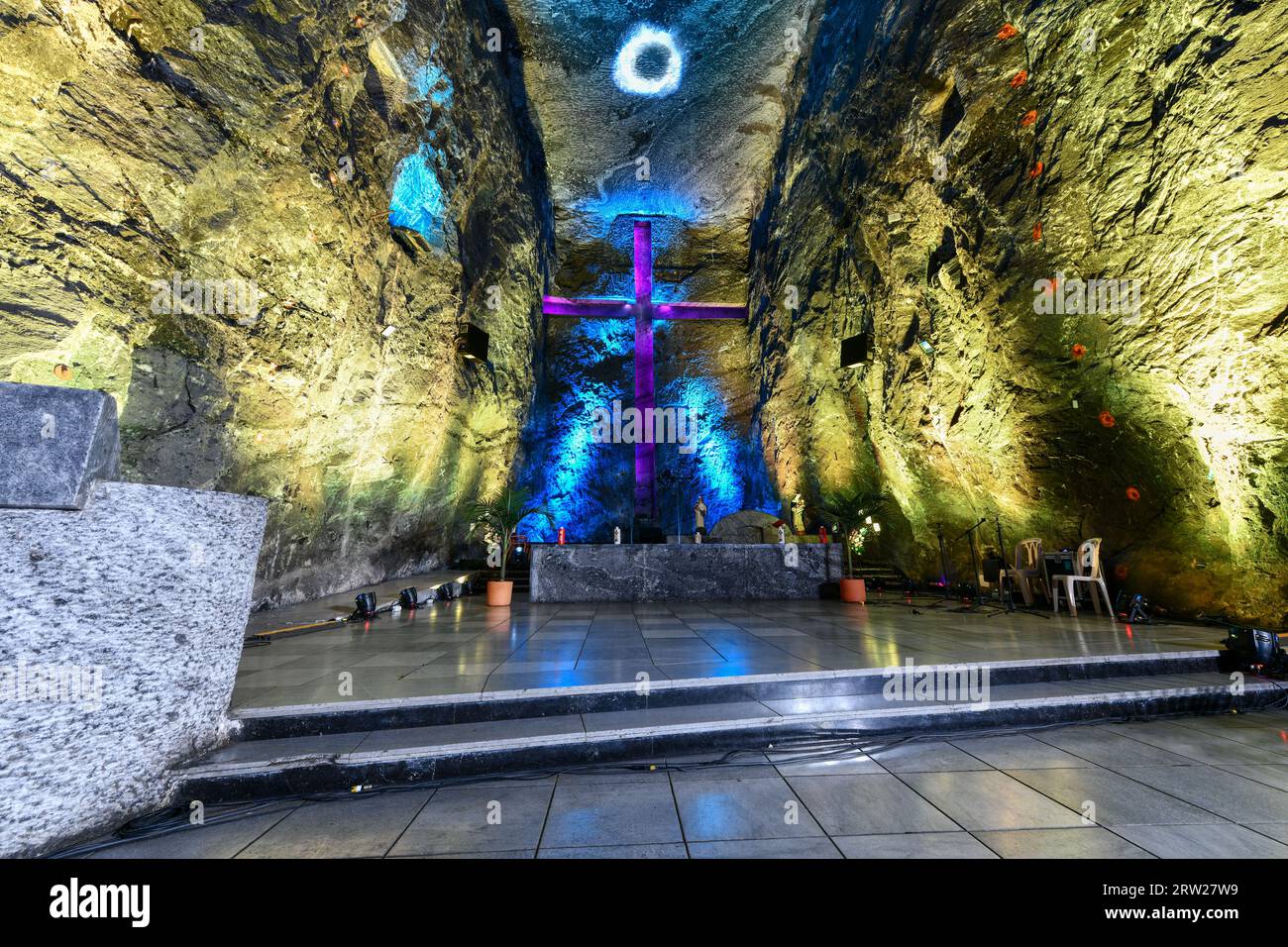 The Salt Cathedral of Zipaquira underground Roman Catholic church built ...
