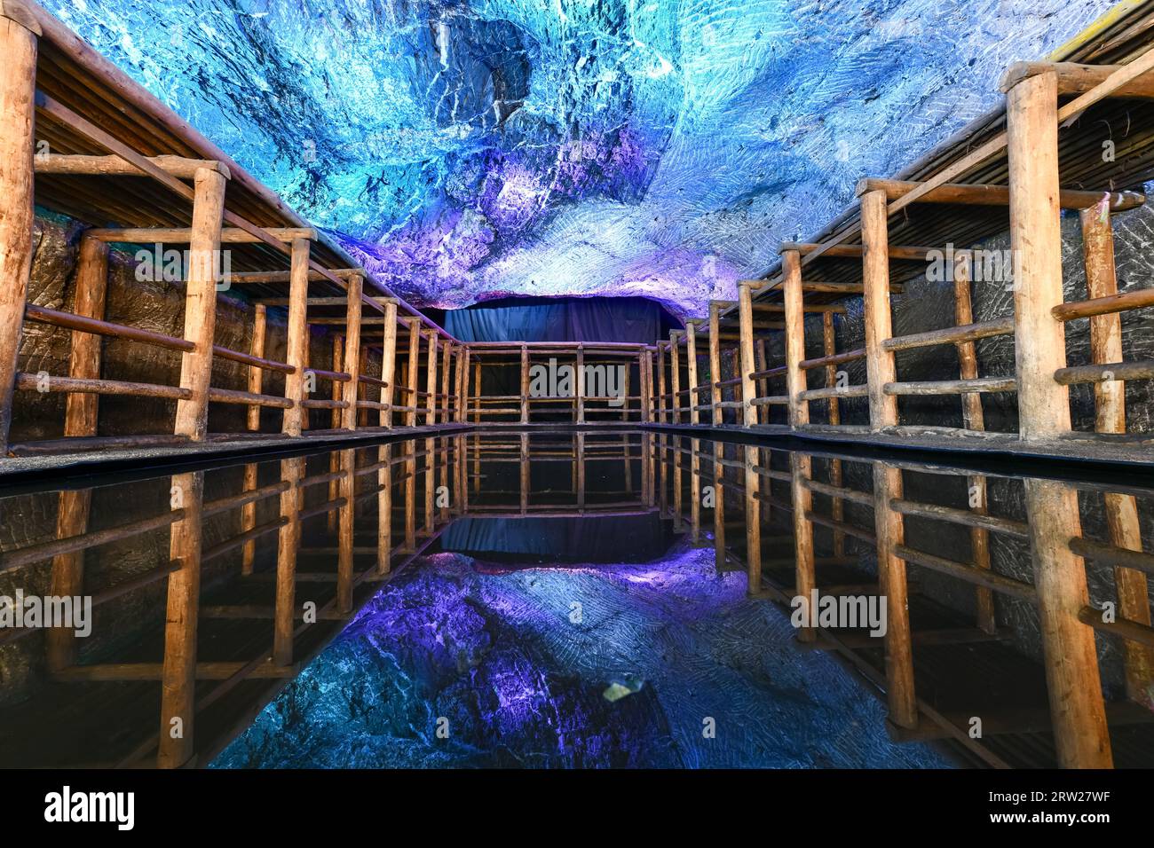 The Salt Cathedral of Zipaquira underground Roman Catholic church built ...