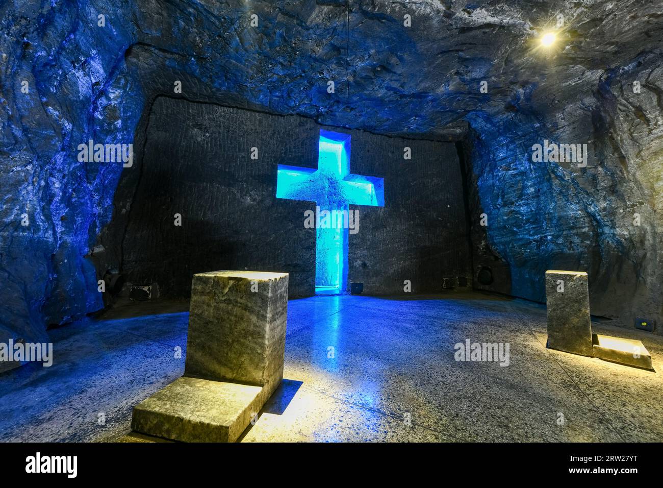 The Salt Cathedral of Zipaquira underground Roman Catholic church built ...