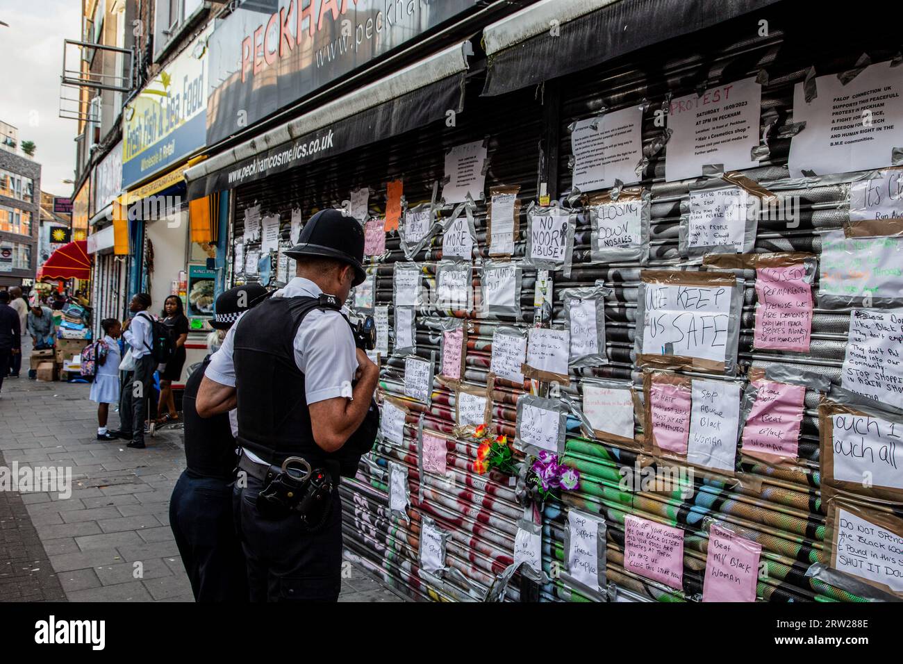 London, UK. 15th Sep, 2023. Police officers look at the signs and ...