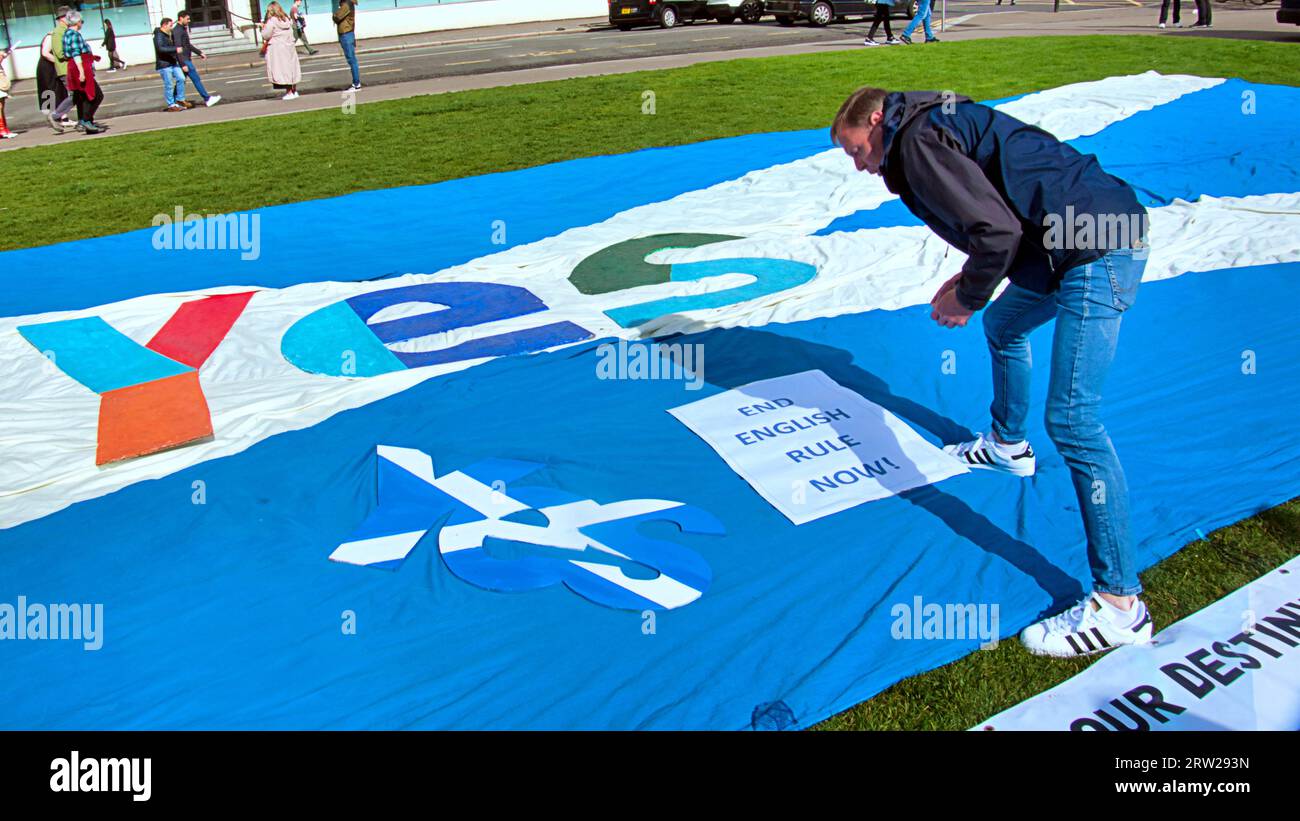 Glasgow, Scotland, UK. 16th September, 2023. Hope over fear ...