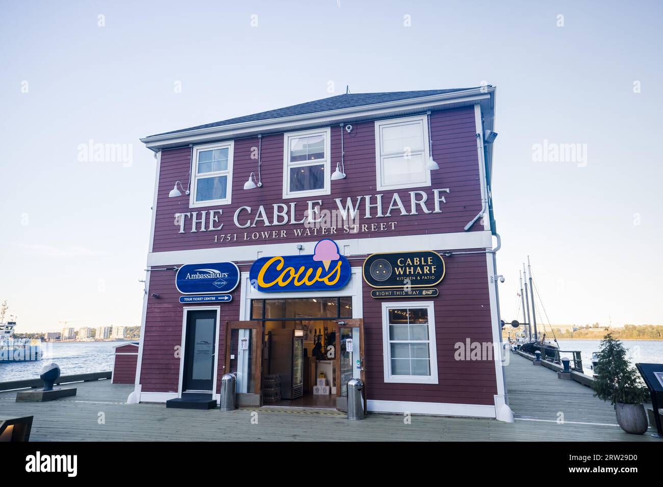 The cable wharf hi-res stock photography and images - Alamy