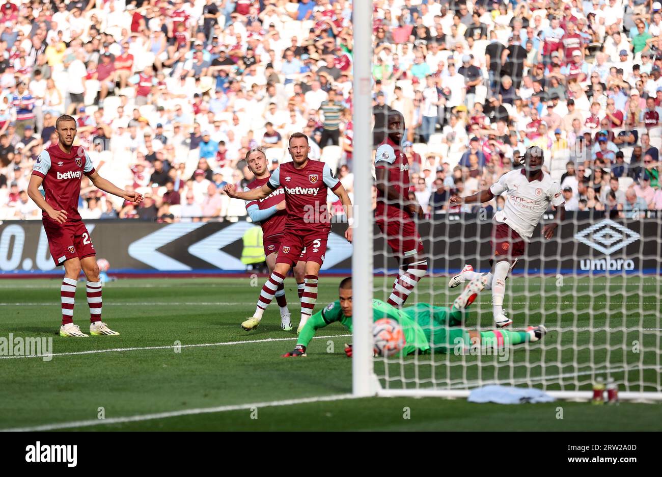 Jeremy doku goal hi-res stock photography and images - Alamy