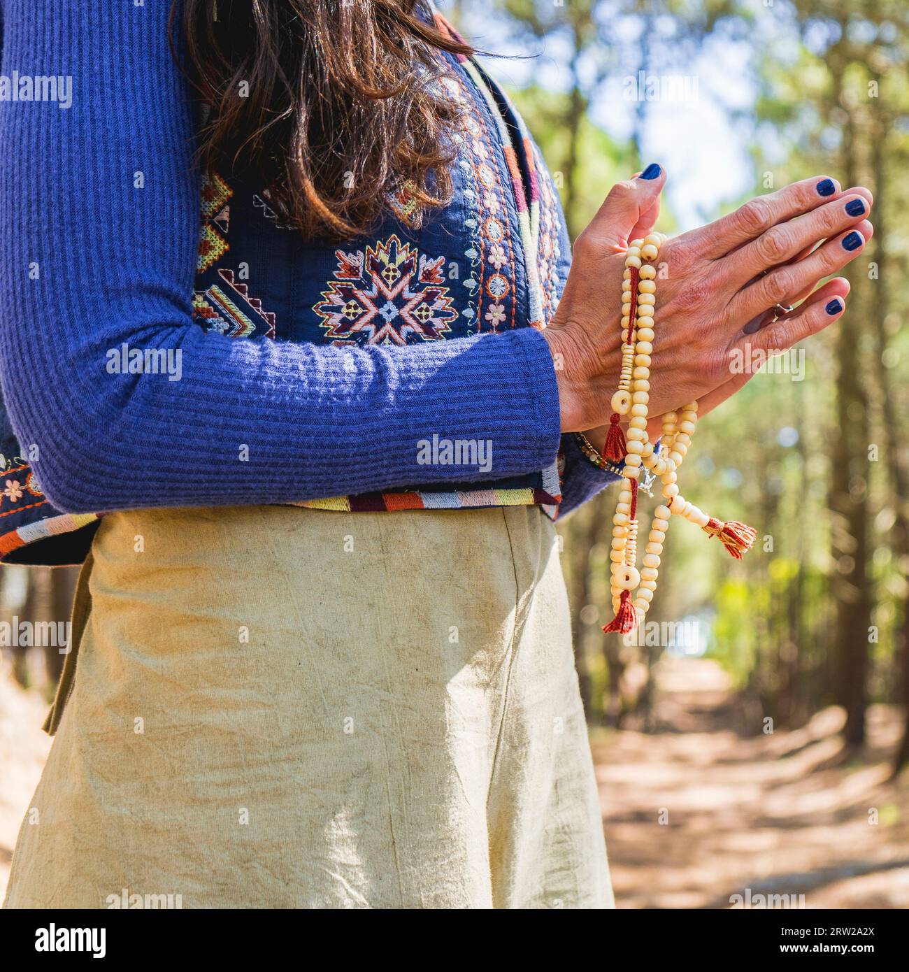 Clasping hand hi-res stock photography and images - Alamy