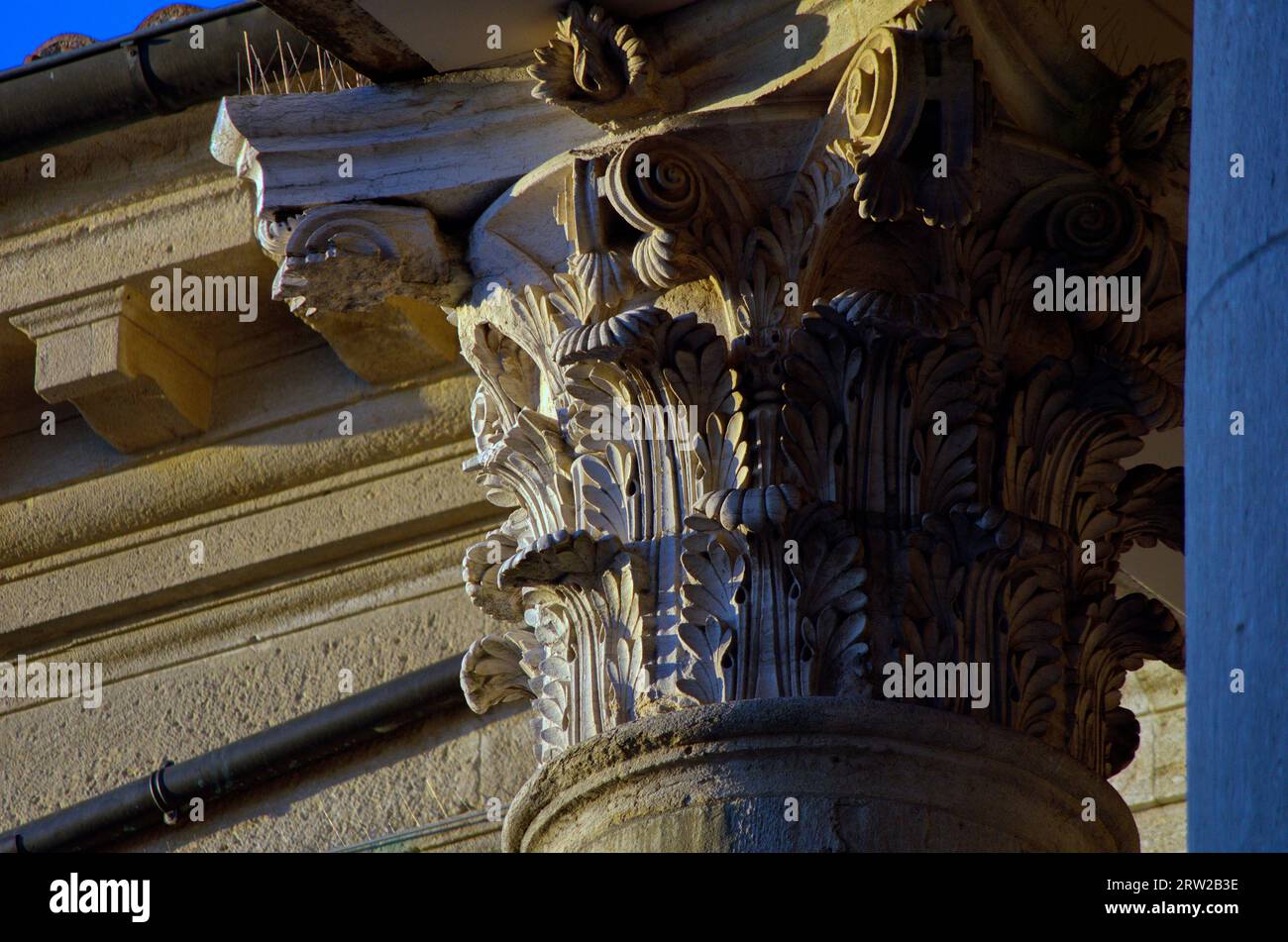 Colonna portante hi-res stock photography and images - Alamy