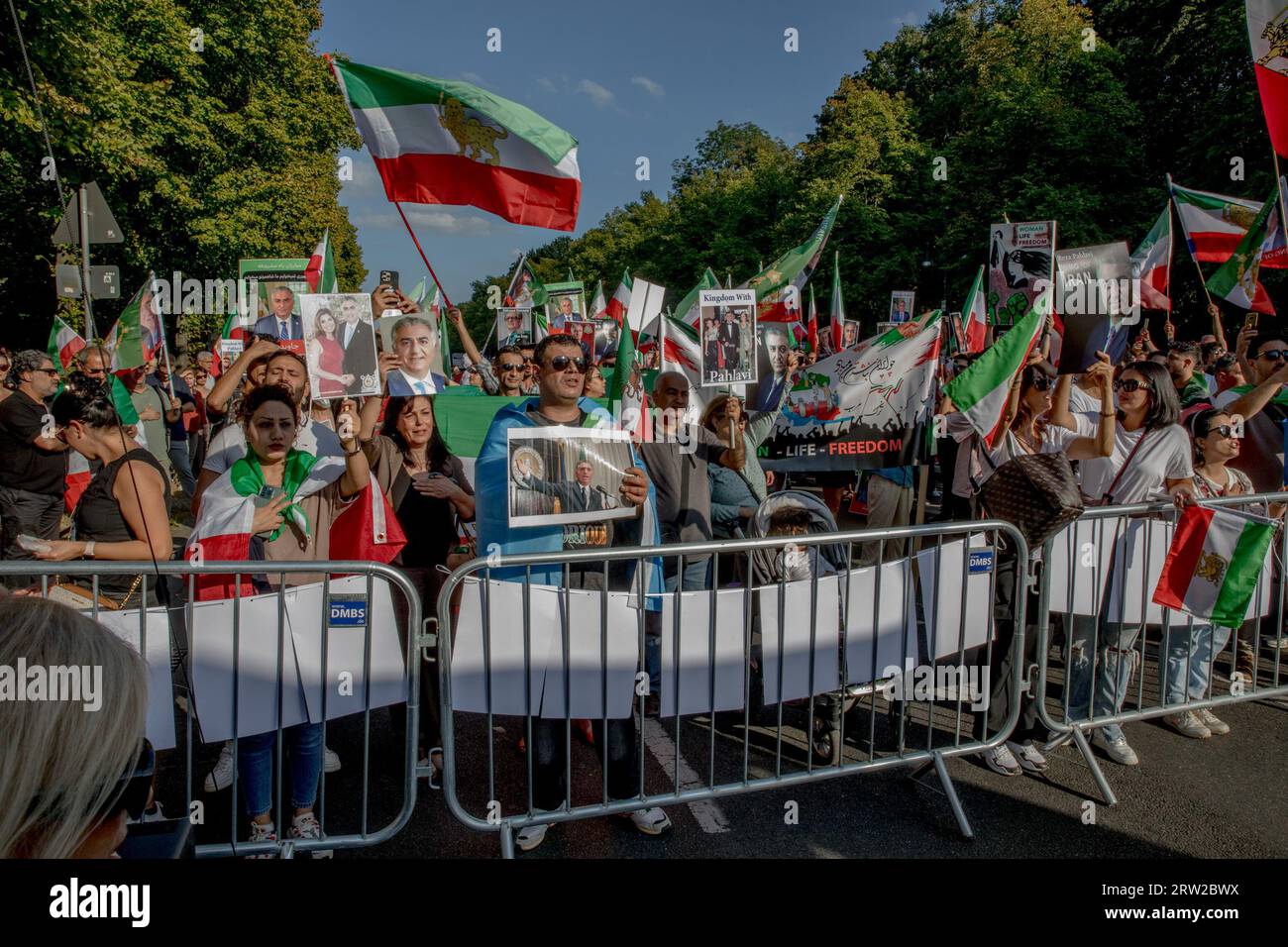 Exiled son of irans last shah hi-res stock photography and images - Alamy