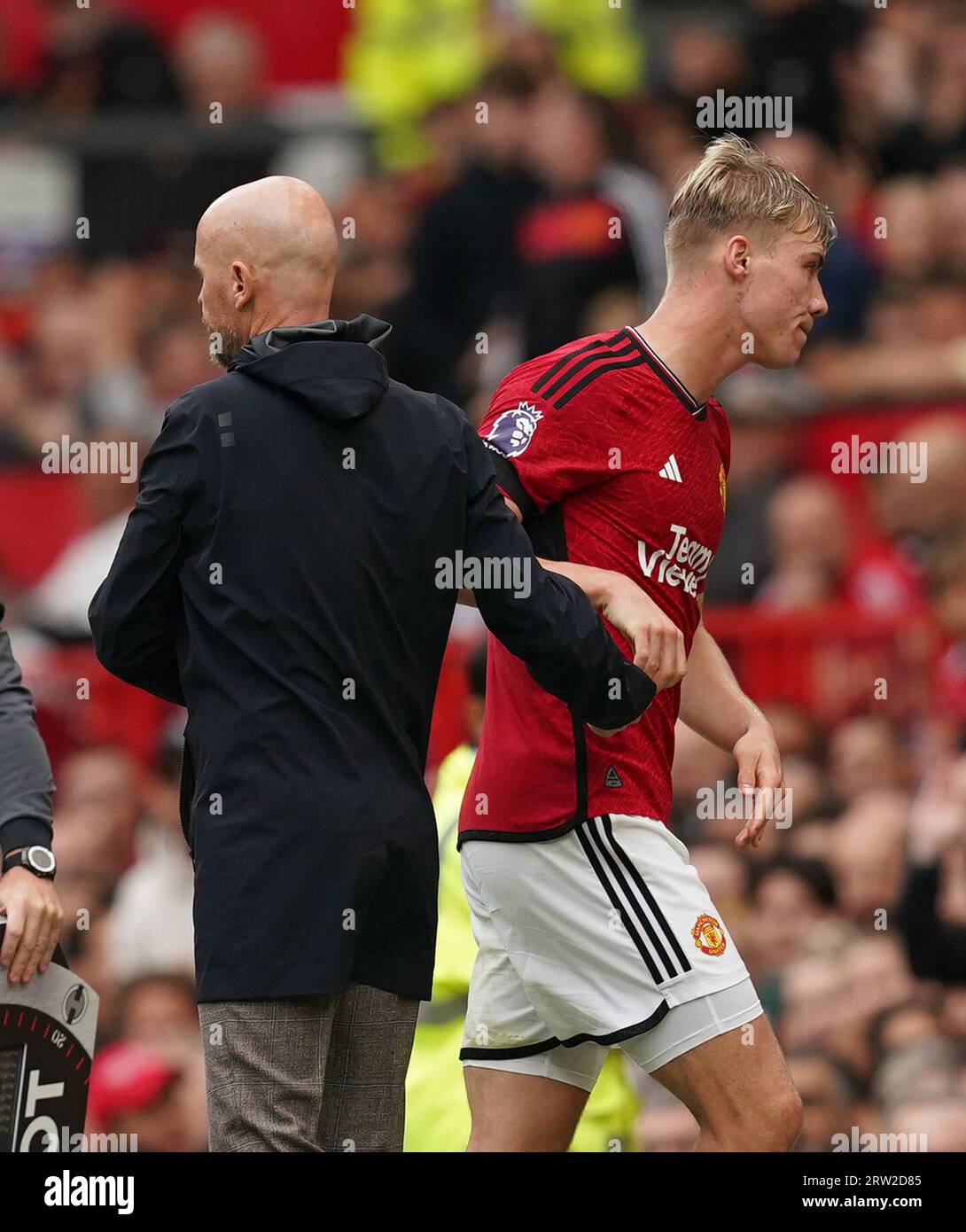 Manchester Uniteds Rasmus Hojlund Is Replaced By Team Mate Anthony