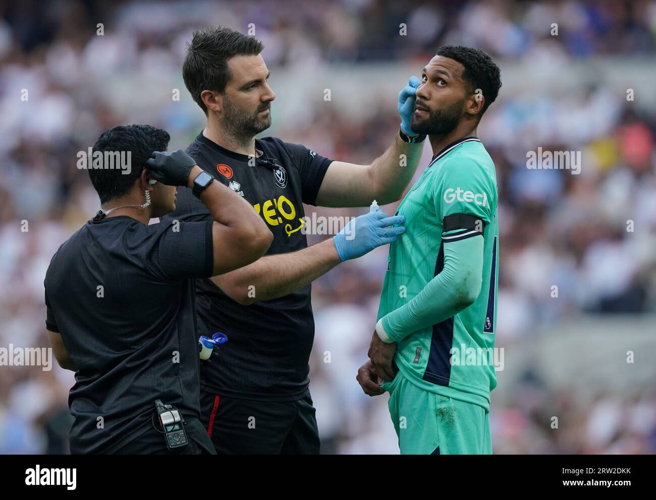 Sheffield United goalkeeper Wes Foderingham receives treatment during ...