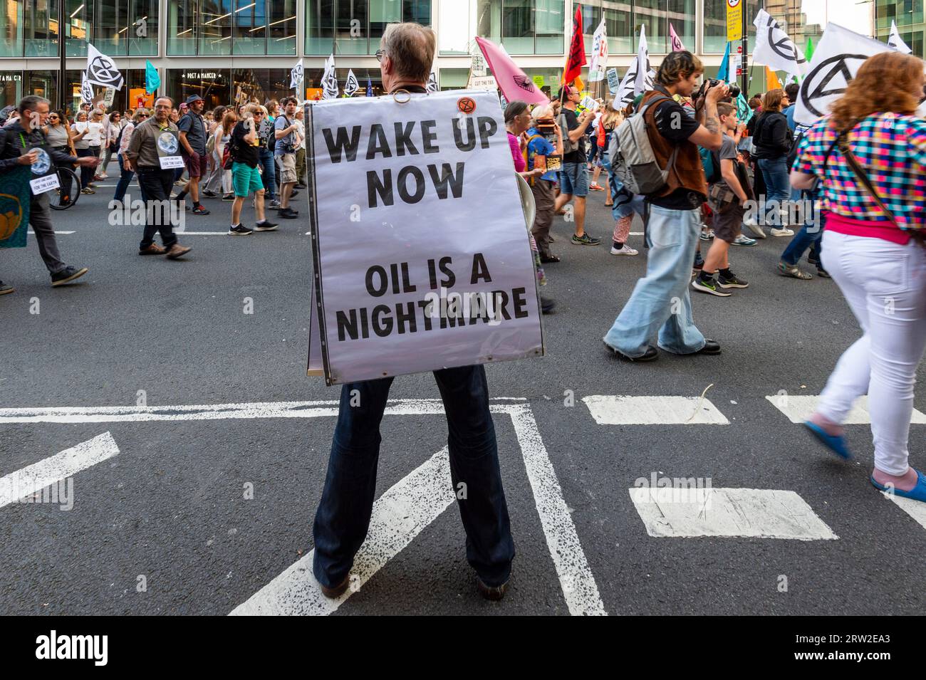 16 september 2023 end fossil fuels hi-res stock photography and images ...