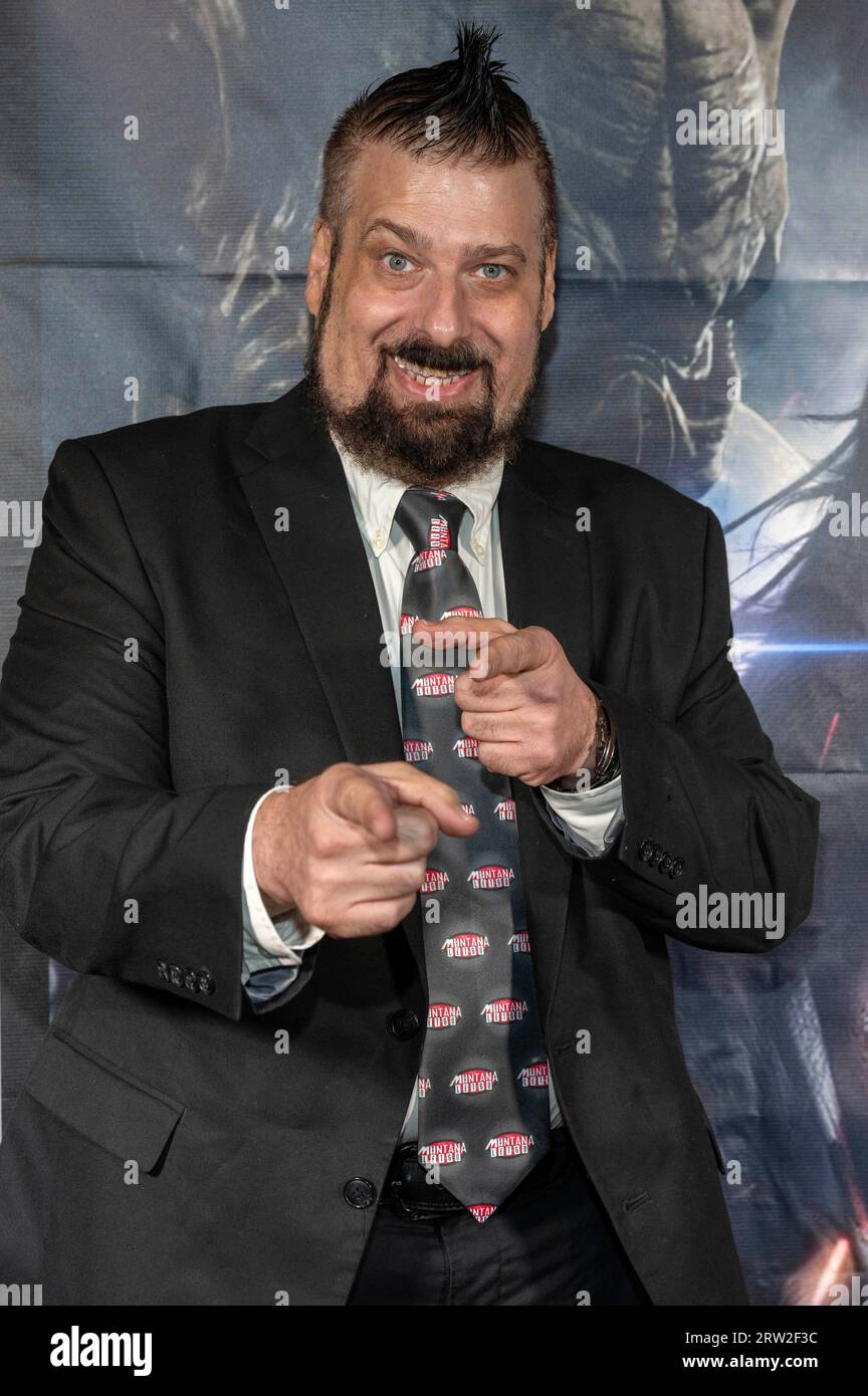 Dark Mark bei der Premiere des Kinofilms 'Beneath Us All' im Laemmle ...