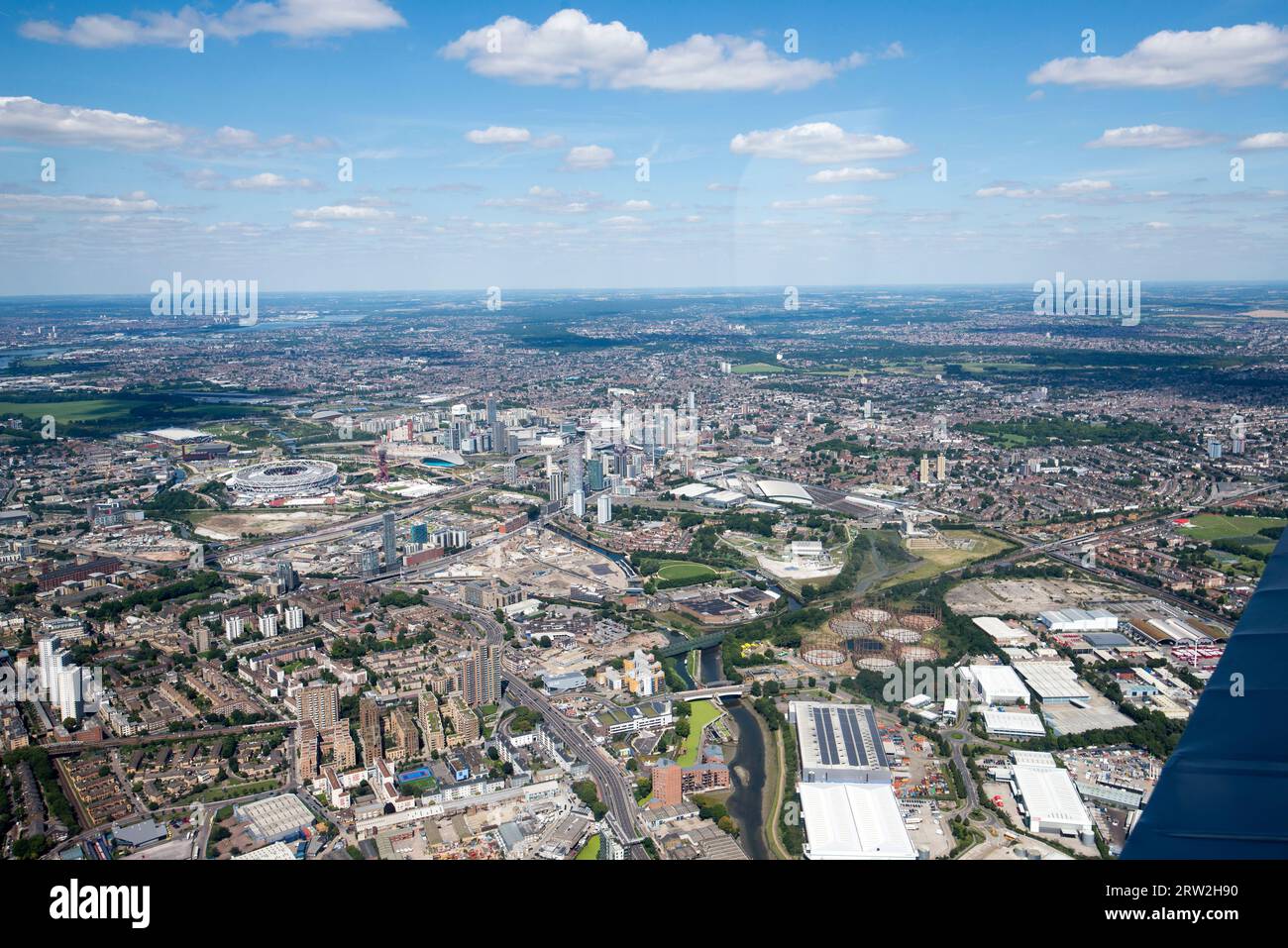 Tottenham hotspur stadium aerial hi-res stock photography and images ...