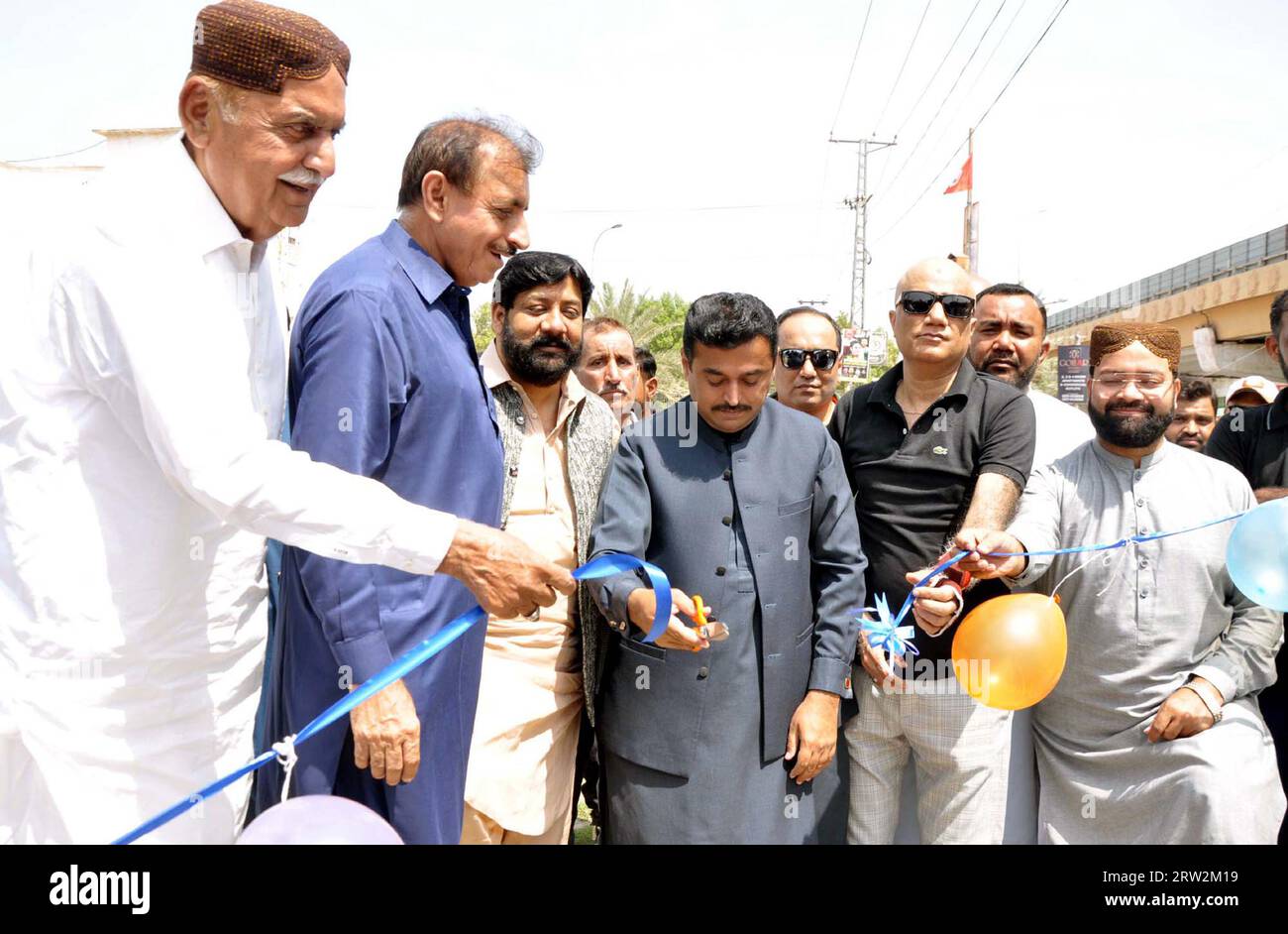 Mayor ribbon cutting ceremony hi-res stock photography and images - Alamy