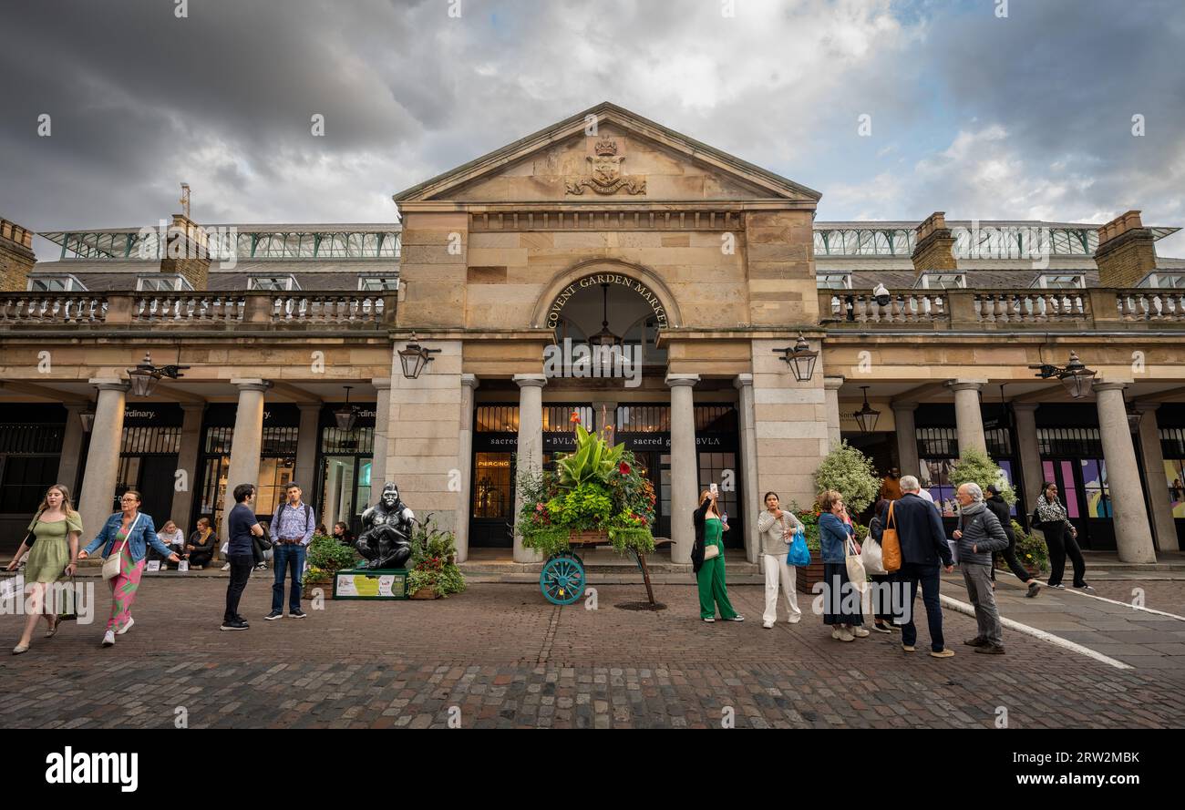 London, UK: Covent Garden Market in London's West End. View of the ...