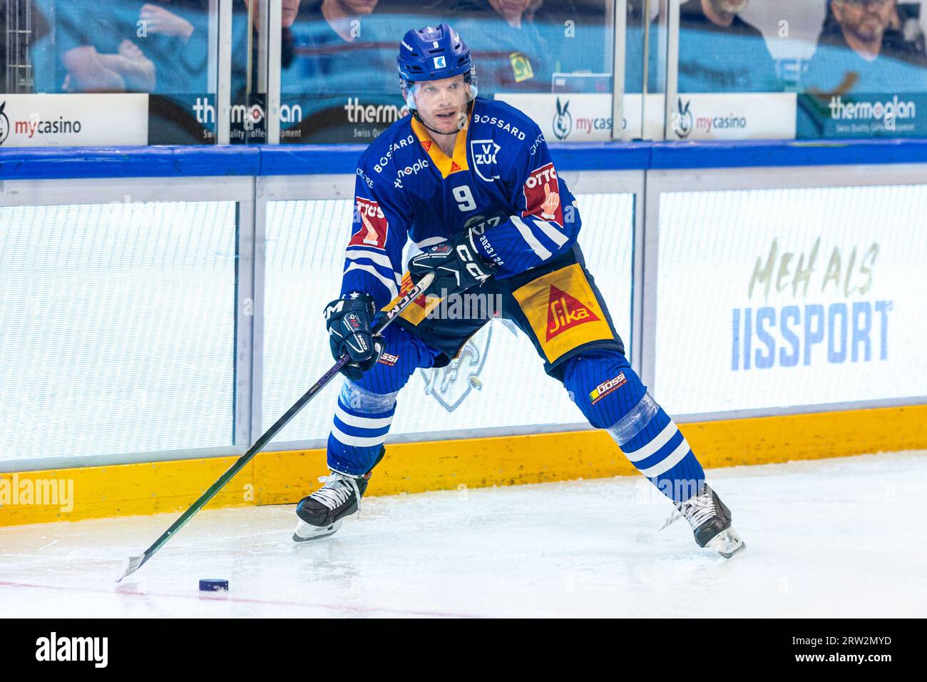 Brian O'Neill #9 (EV Zug) during the National League Regular Season ice ...