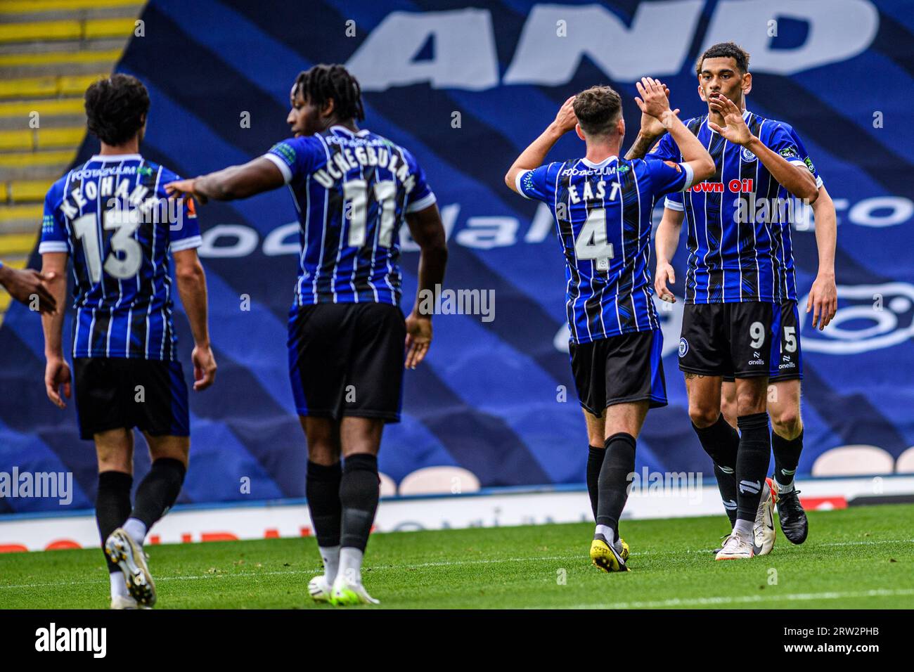 Rochdale fc hi-res stock photography and images - Alamy